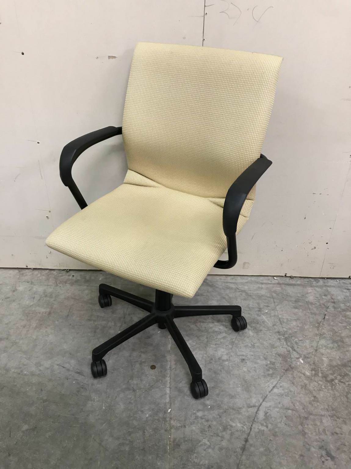 Beige Steelcase Rolling Office Chair " x " x " by Steelcase | Madison ...